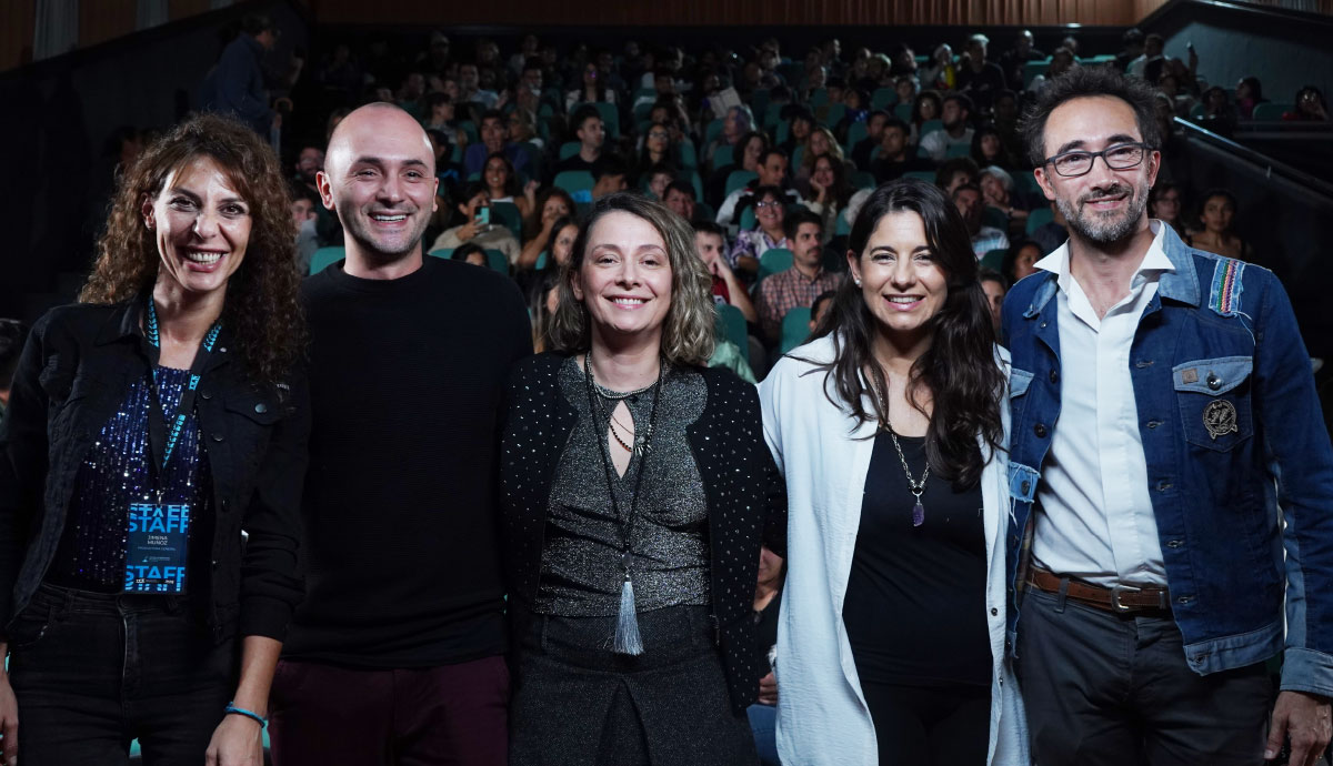 Estelar debut en la pantalla grande del primer episodio de la serie ...